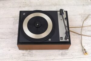 Dual CS 420 Turntable – Rescue – and thus goes by another day