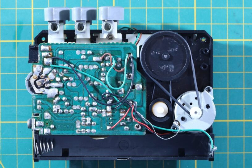 Stereo High Resolution Portable Cassette Player – and thus goes by ...